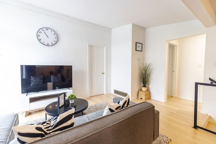 Beautiful Vancouver Special Home - Vancouver
