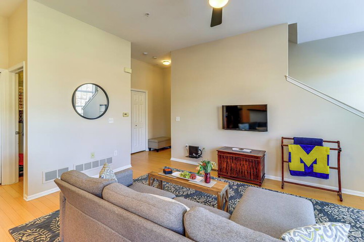 25 Mi To Detroit: Townhome W/ Smart Tv! - 法明頓山