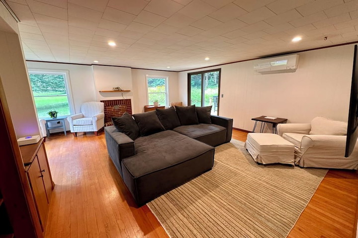 Newly Renovated 2-bedroom Cottage Conveniently Located With All The Amenities! - Camden, ME