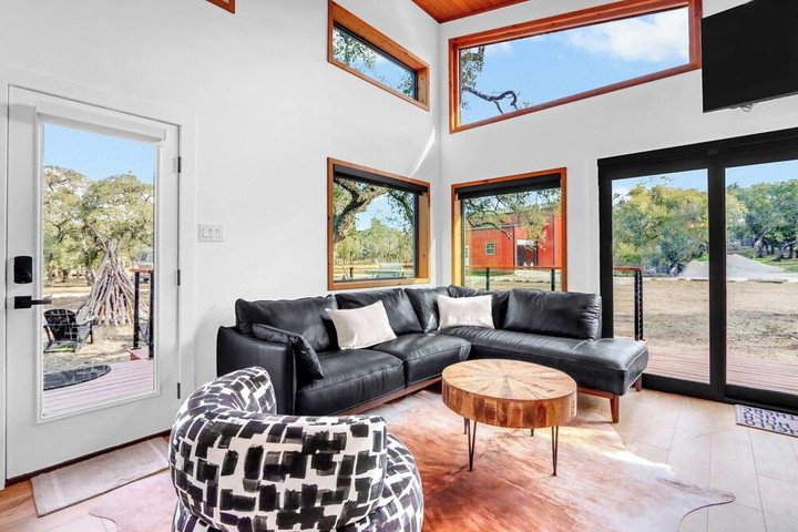 Modern Hill Country Casita With Private Hot Tub On Scenic Ranch Near Wimberley - Texas