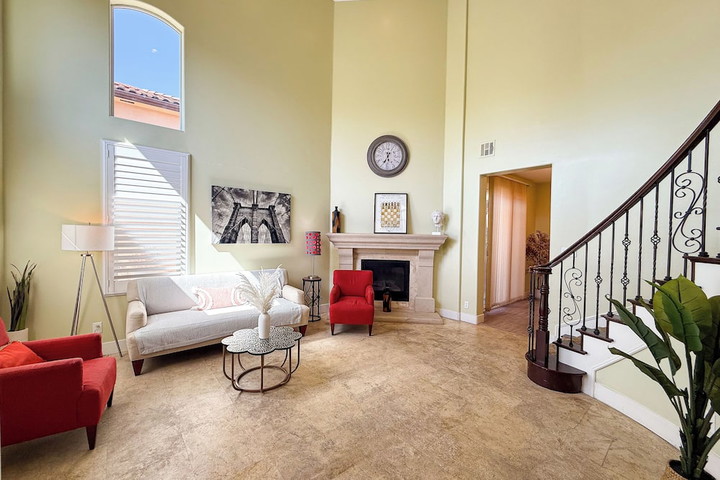 Spacious 4br Home 2 Living Rooms Near Disney - Bellflower, CA