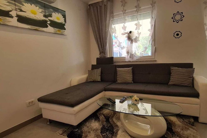 Villa Kasandra - Apartment With Terrace And Pool View - Strunjan