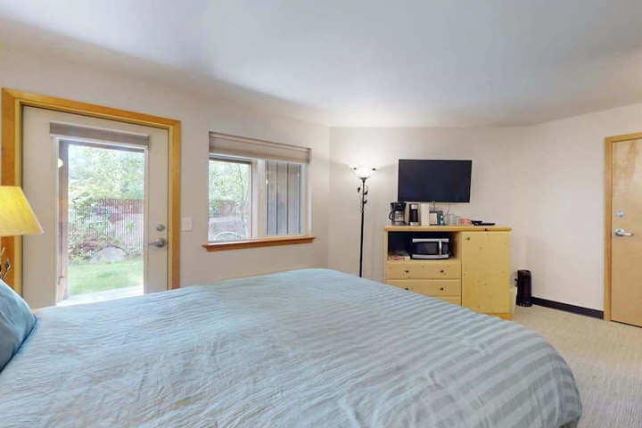 Downtown Studio 1st-floor - Icicle Village Resort - Leavenworth, WA