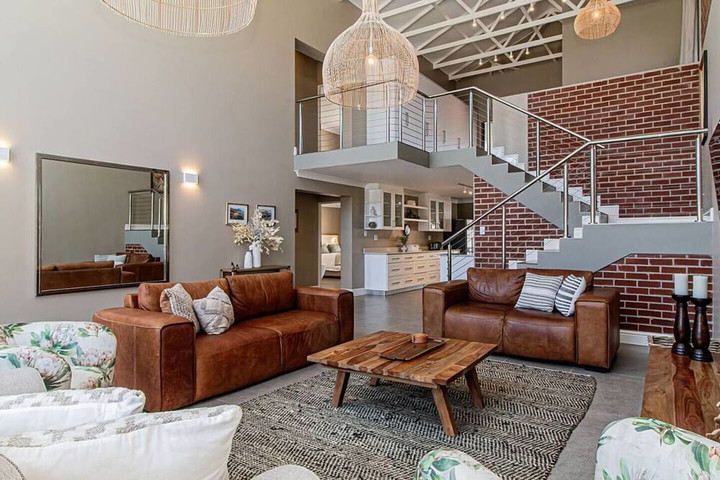 Skuinsklip Villa | Kleinmond | Sea Views - Kleinmond
