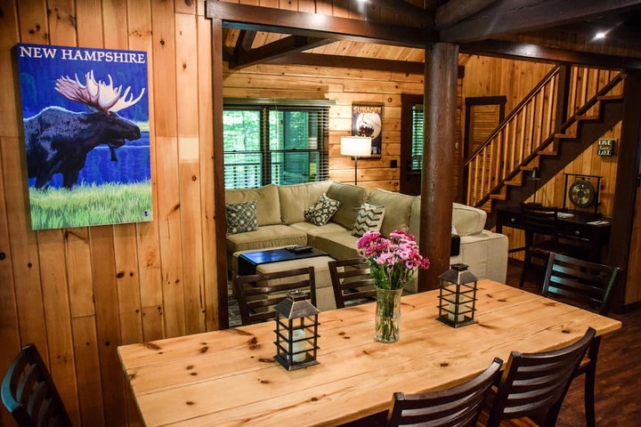 Spectacular Log Home With Private Lake Access - Greenfield, NH