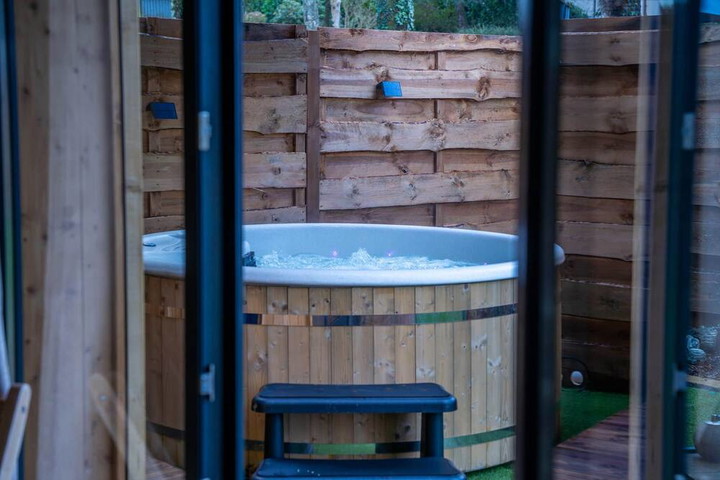 Charming Vacation Rentala Chalet With A Private Nordic Spa - Baud
