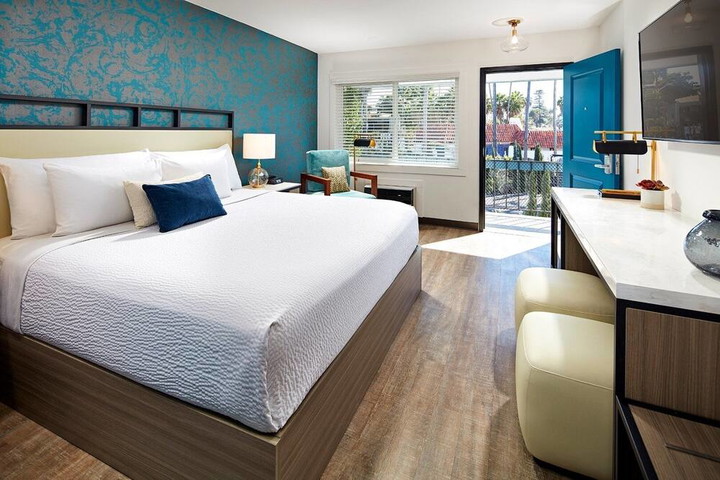 Oceanfront Retreat | 1 Unit | Steps From La Jolla Shores Beach - San Diego, CA