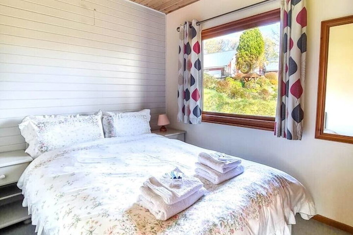 Cosy Log-cabin Style Lodge With Outdoor Lay-z-spa In Rural, North Cornwall. - Devon