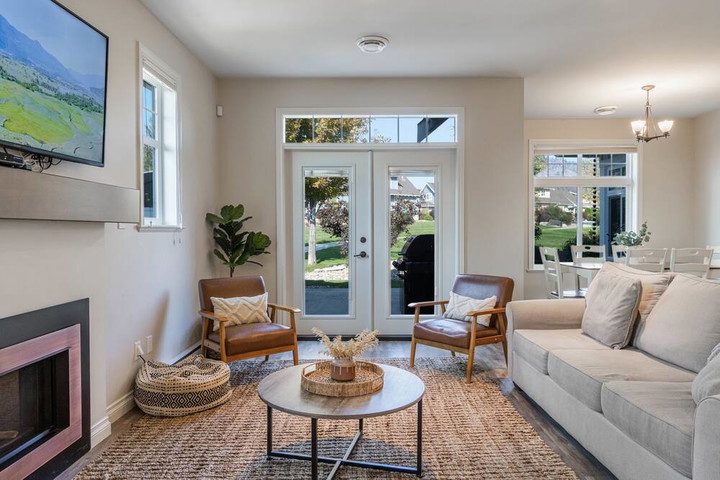 Relax In Luxury At The Cottages - Osoyoos
