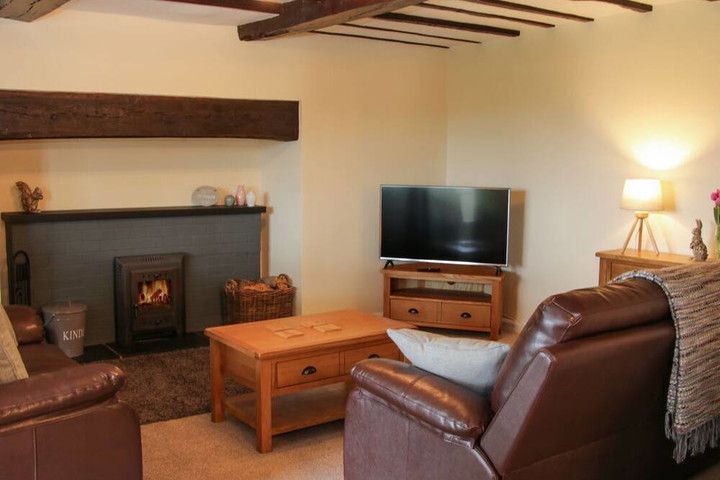 Caesamson: A Scenic Getaway In Caersws - Llanidloes