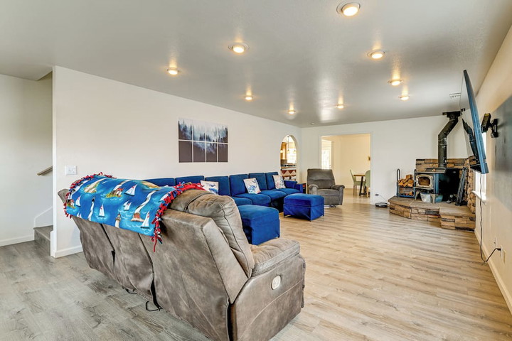 Crescent City Home W/ Hot Tub: Half-block To Beach - Crescent City, CA
