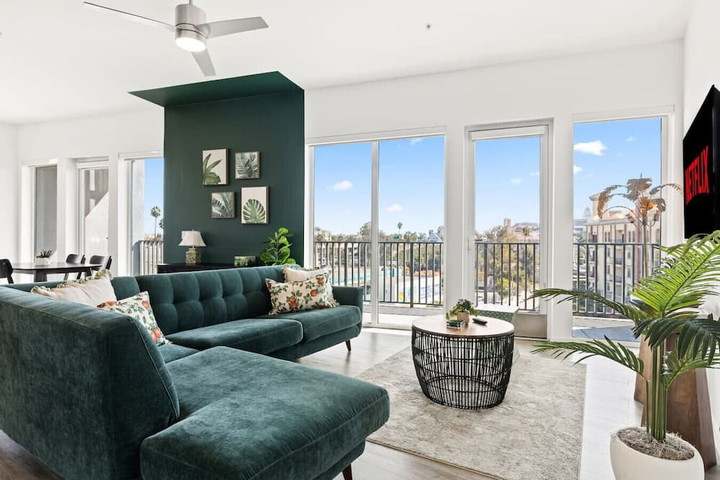 Skyloft Oasis Stunning Dtla Views & Modern Comfort - Downey, CA