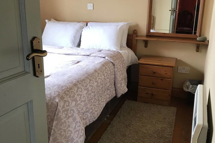An Atlantic View Cottages  That Sleeps 5 Guests  In 3 Bedrooms - Galway