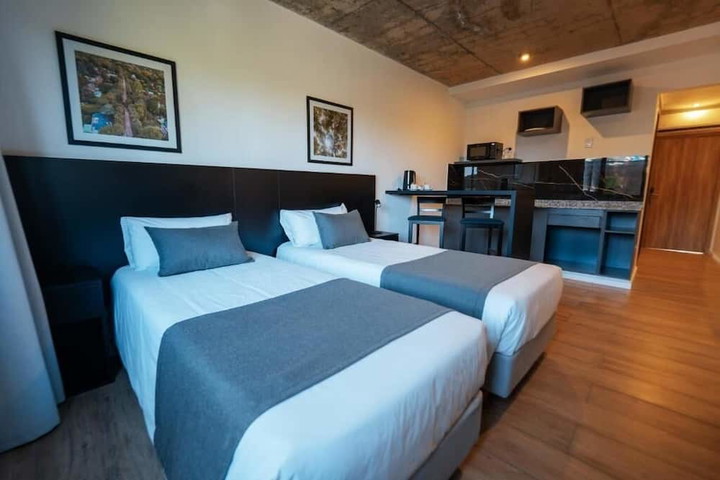 2 Relaxing Rooms With Free Breakfast Near Feria De Mataderos And Arenales - Ituzaingó