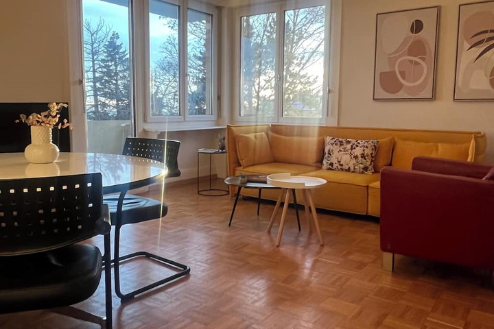 Bel Appartement, Vue Lac, 3 Chambres à Coucher , Etage 1 - Canton de Neuchâtel