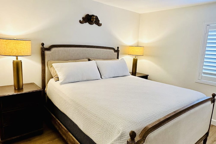 Gorgeous 3 Bedroom Condo - Santa Clarita, CA