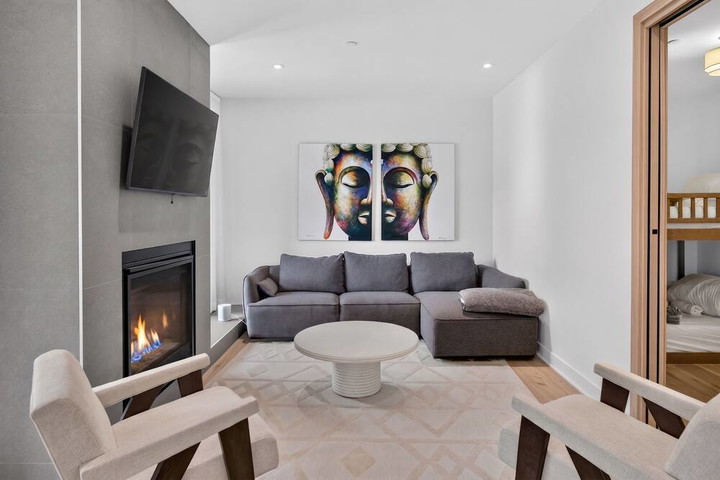 Ski-in Adjacent 200m- 3br Free Shuttle Sleeps 8 - Mont-Tremblant