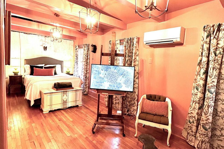 Welcome To The Nest, A Unique Private Carriage House--great Value! - Savannah, GA