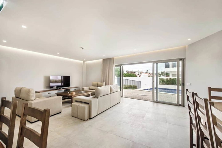 Villa Lirio 8 Ensuite Beds, Pool Hot Tub Sleeps 18 - Albufeira