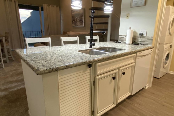 Beautiful Lake Conroe And Walden Marina Views! - Texas