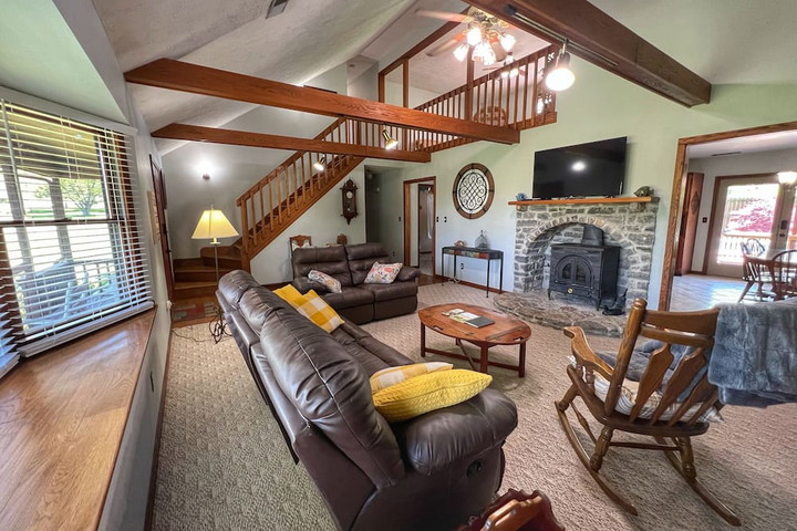 Spacious Stone & Cedar Lodge - Pool, Sauna, Hot Tub, Bikes, Fire Pit, Evcharger. - Lexington, KY