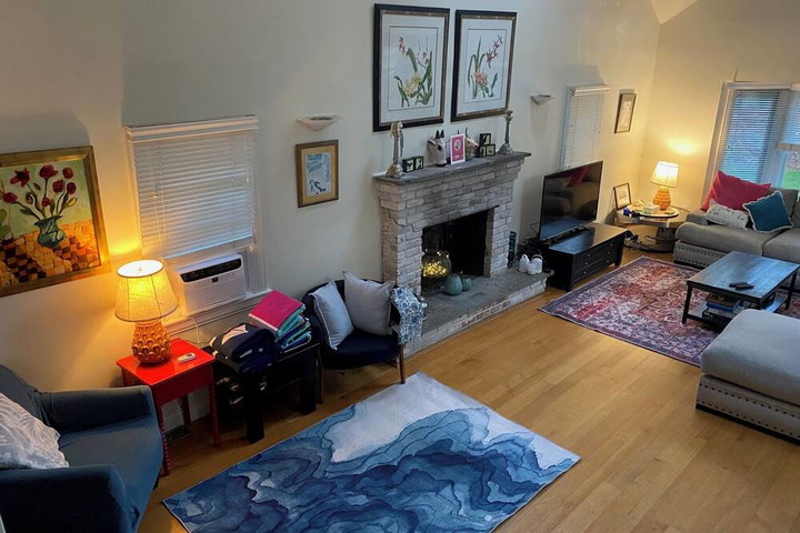 5 Bedroom Private Family Get Away W/ Heated Pool - Westhampton Beach, NY