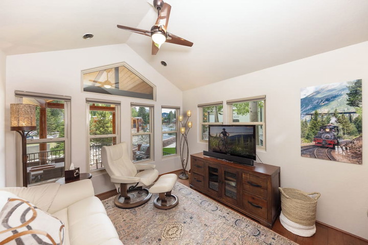 Magical Breckenridge Chalet On The Swan River Close To Clubhouse - Breckenridge, CO