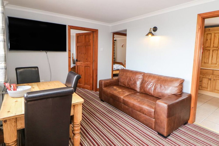 Haddon Cottage, Pet Friendly, Character Holiday Cottage In Bakewell - Bakewell