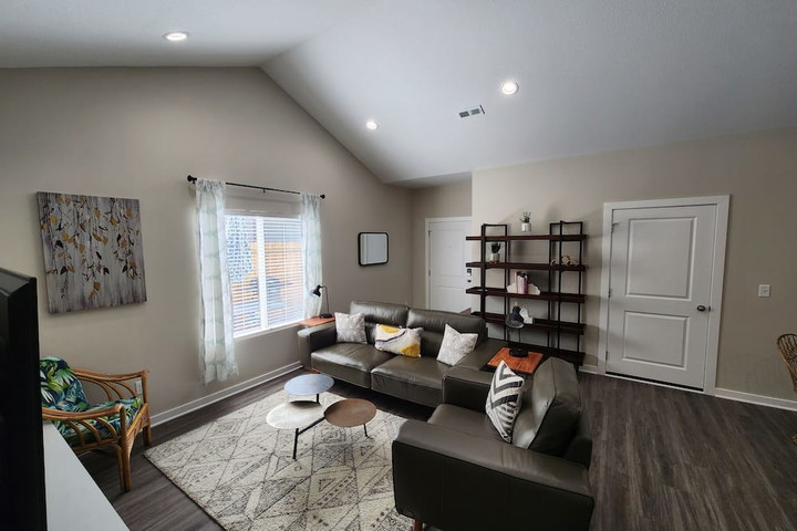 Cozy 3-bedroom Duplex - Wichita, KS