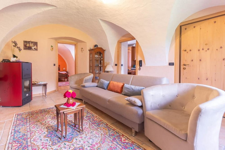 Pleasant 2-bedroom Cottage In Bono For A Relaxing Getaway - Comano