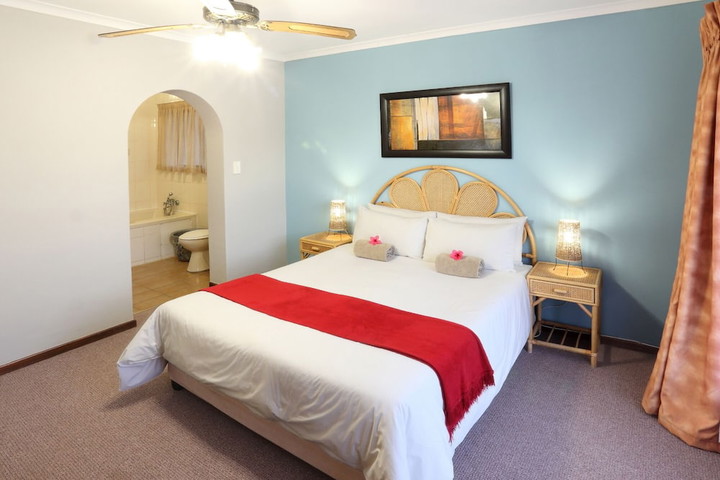 Eagles Nest Resort In The Garden Route Has Spectacular Lake And Mountain Views - Western Cape