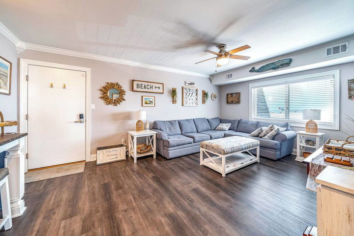Almost Beachfront 2br Condo/ocean Views, Pool & Elevator In The Heart Of Ocnj - Ocean City, NJ