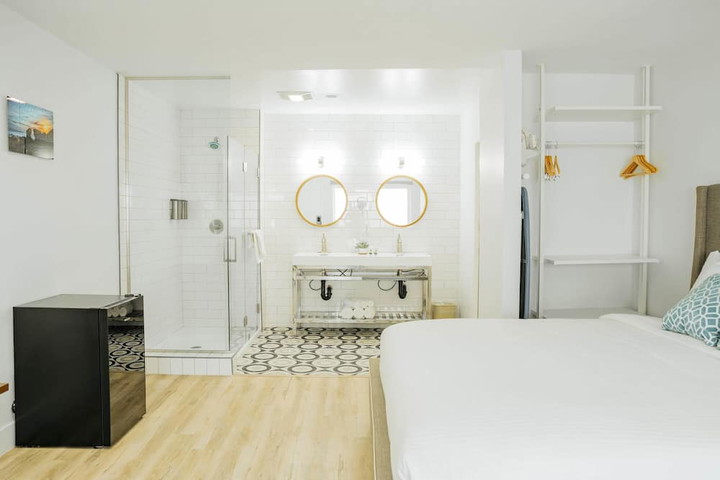 Sks - Superior Room, 1 King Bed With Sofa Bed, Non Smoking - Orange County, CA