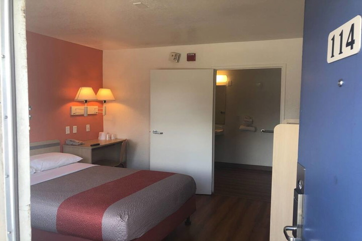 Ms6 Jacksonville | 1 Cama Doble | Accesible/bañera - Jacksonville, FL