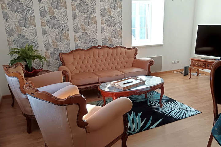 Logement 126m2 + Extérieurs (Balcon, Salon Jardin, Table) 4 Chambres 8 Personnes - Haut-Rhin