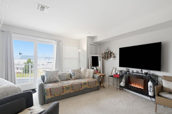 Lbi Beach Getaway W/ Community Pool,c/a.balcony. - Surf City