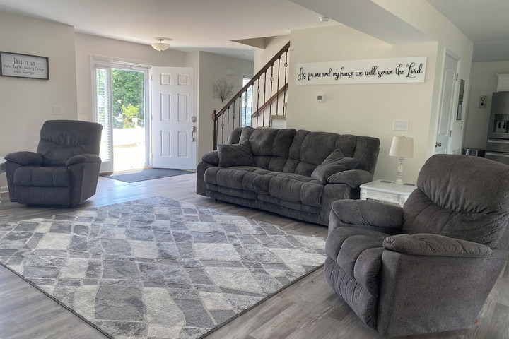 Perfect Family Home~ Football, Graduation, Aquatics, Virginia Tech, Radford Univ - Blacksburg