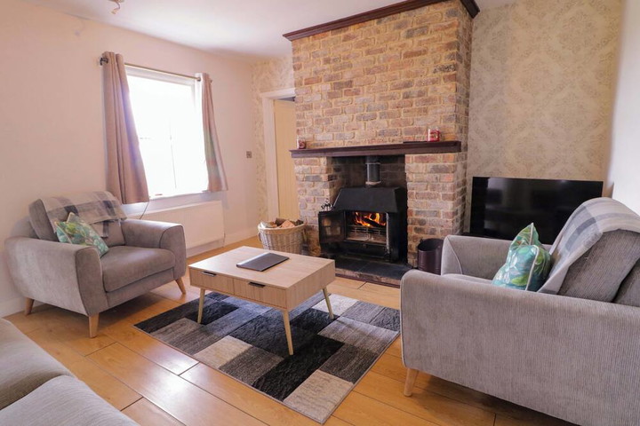 Molly's Cottage, Pet Friendly In Derrylin, County Fermanagh - Fermanagh