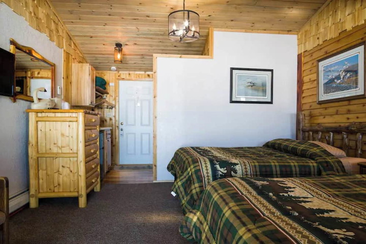 Have A Peaceful Getaway In Room 18 - The Duck Blinds - Curriers Lakeview Lodge - Wisconsin