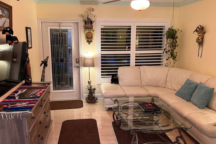 Billy's Resort -Men Only-clothing Optional-fantasy Bungalow - Coral Springs