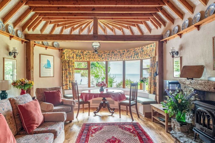 Thatcher's Rest Cottage Winner 'Best Beach Holiday Rental In Europe'. - Drogheda