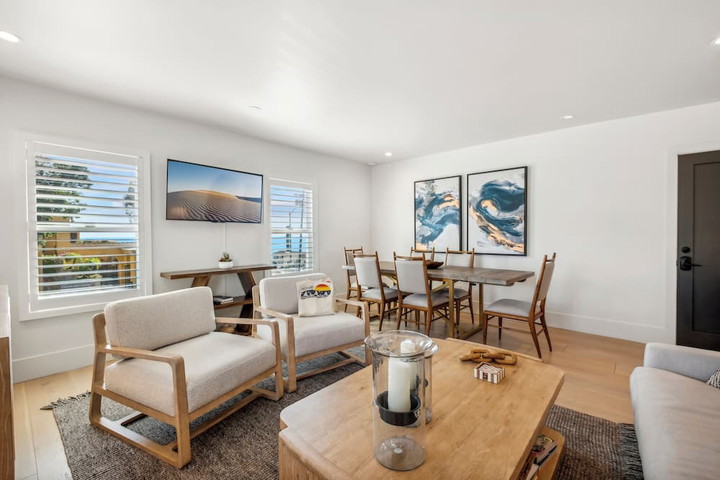 Luxury 3 Bed 3 Bath With Ocean Views+ Steps To The Beach - Laguna Beach, CA