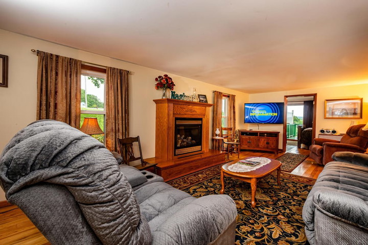 80-acre View Retreat | Hot Tub & Near Nashville & Iu 2br, 1ba - Nashville, IN