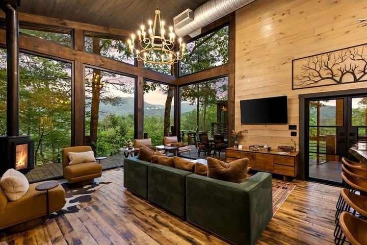 Enormous Cabin Luxury Interior And Game Room In Cherry Log, Georgia - Blue Ridge, GA