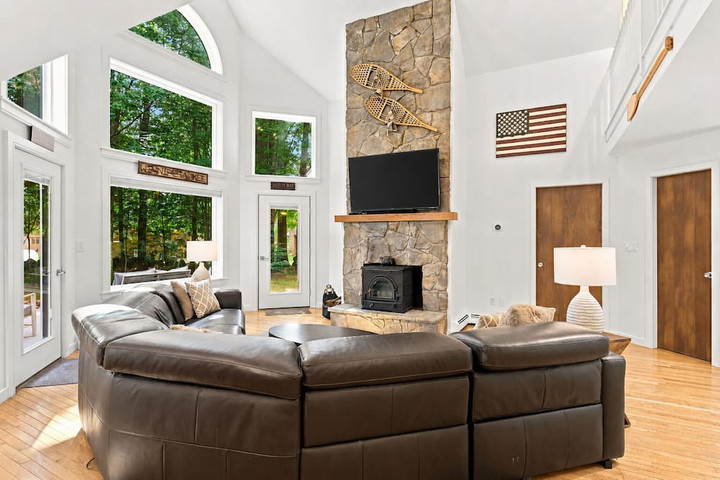 Four-season Lake Winnipesaukee Retreat - Laconia, NH