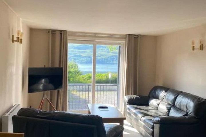 Appin, Beautiful Lochside Apartment With Balcony - Fort William