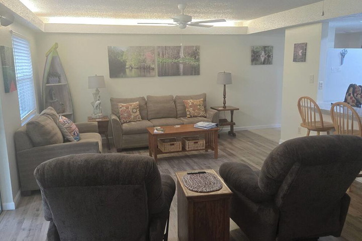 Pet Friendly Remodeled Home In Quiet Neighborhood Close To The Rainbow River - Dunnellon, FL