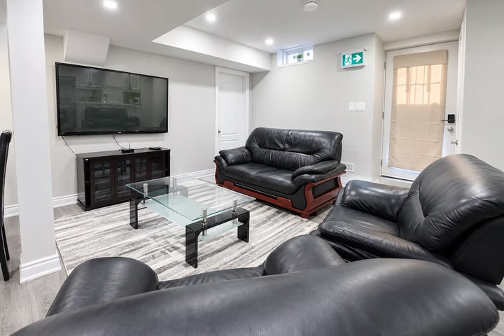 Cozy 2br Brampton Bsmt Suite W/private Entry, Laundry, Patio & Coffee Included! - Caledon, ON, Canada