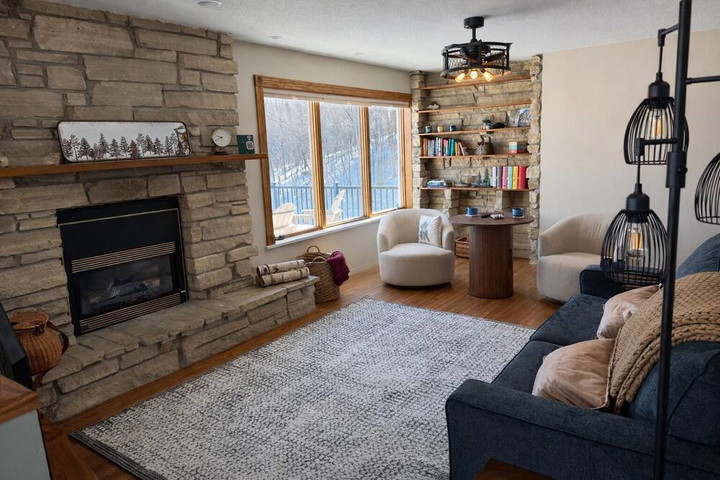 Cedar & Stone Retreat - Decorah, IA