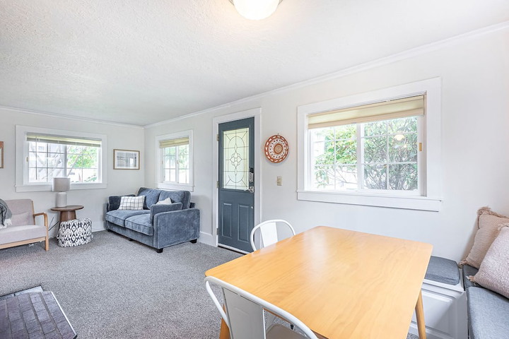 Coastal Oregon Retreat * Dogs Ok * Walkable * - Lincoln City, OR